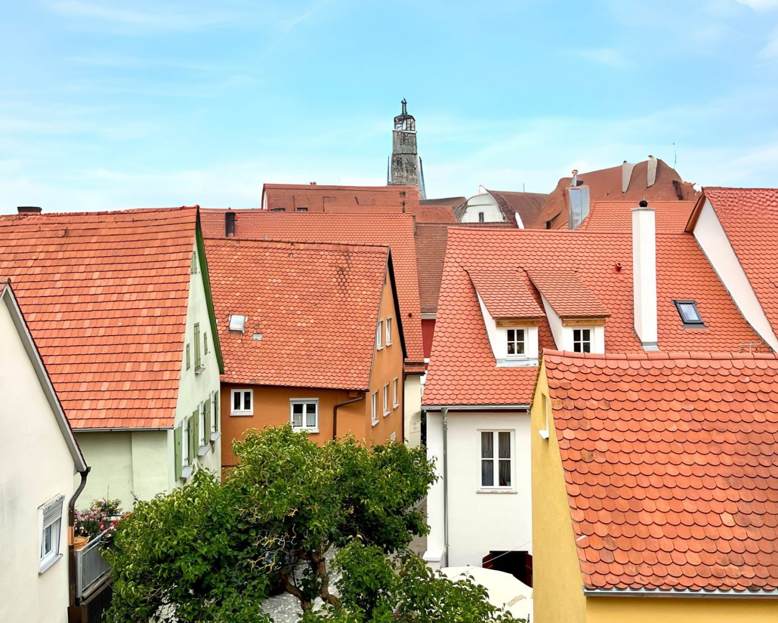 【進撃の巨人】壁に囲まれた聖地、ドイツ・ネルトリンゲンでロマンに浸ろう！ - ComicAddict Lab